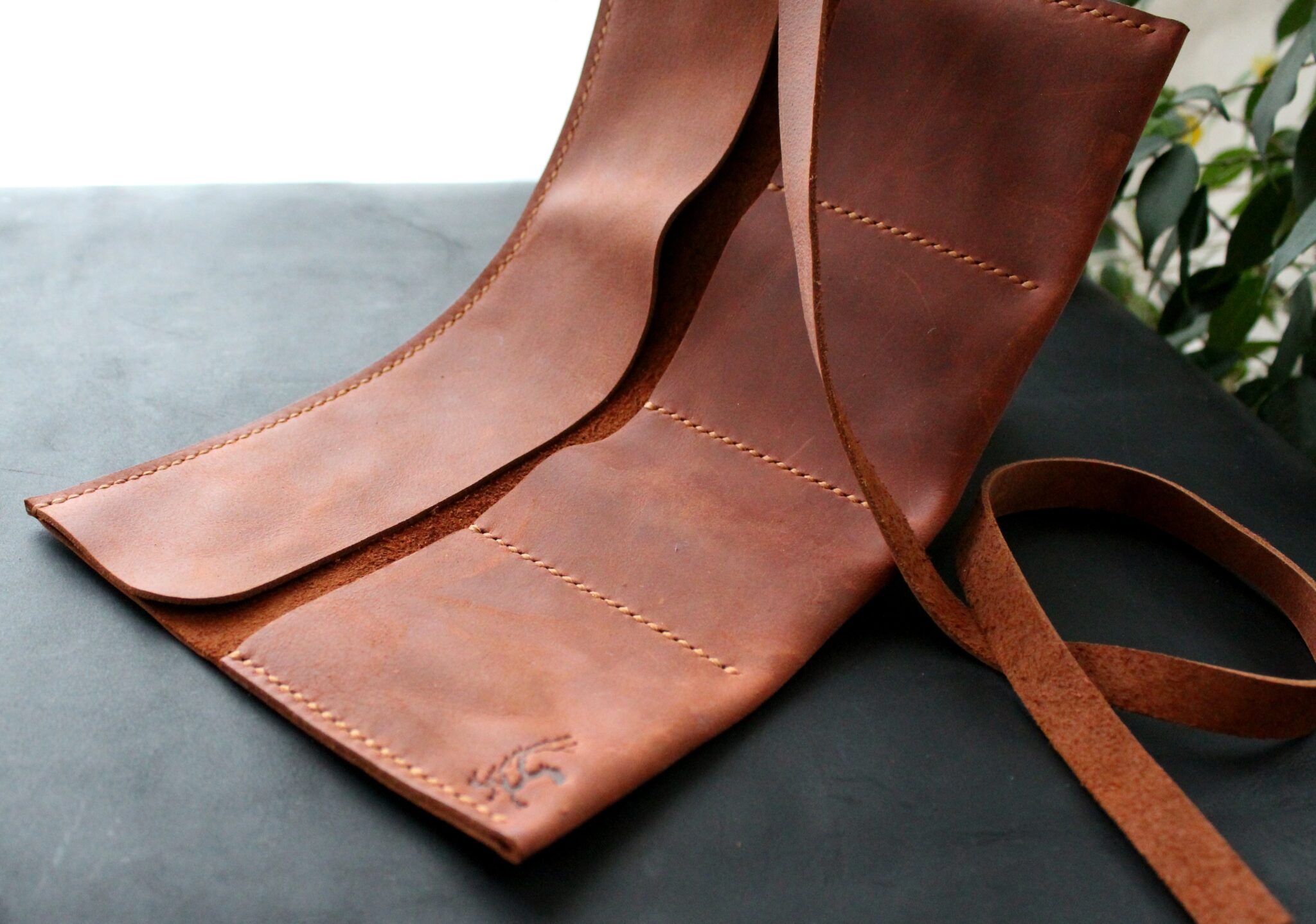 Genuine brown leather watch roll | Anger Refuge