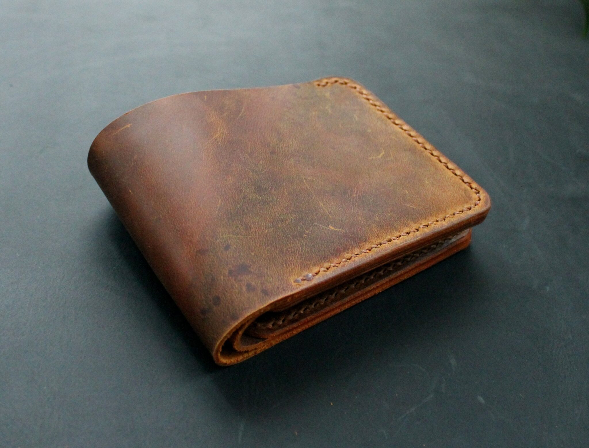 Men leather bifold wallet with coin purse rust brown | Anger Refuge