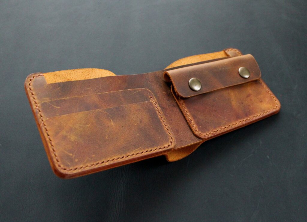 Mens leather bifold wallet rust brown | Anger Refuge